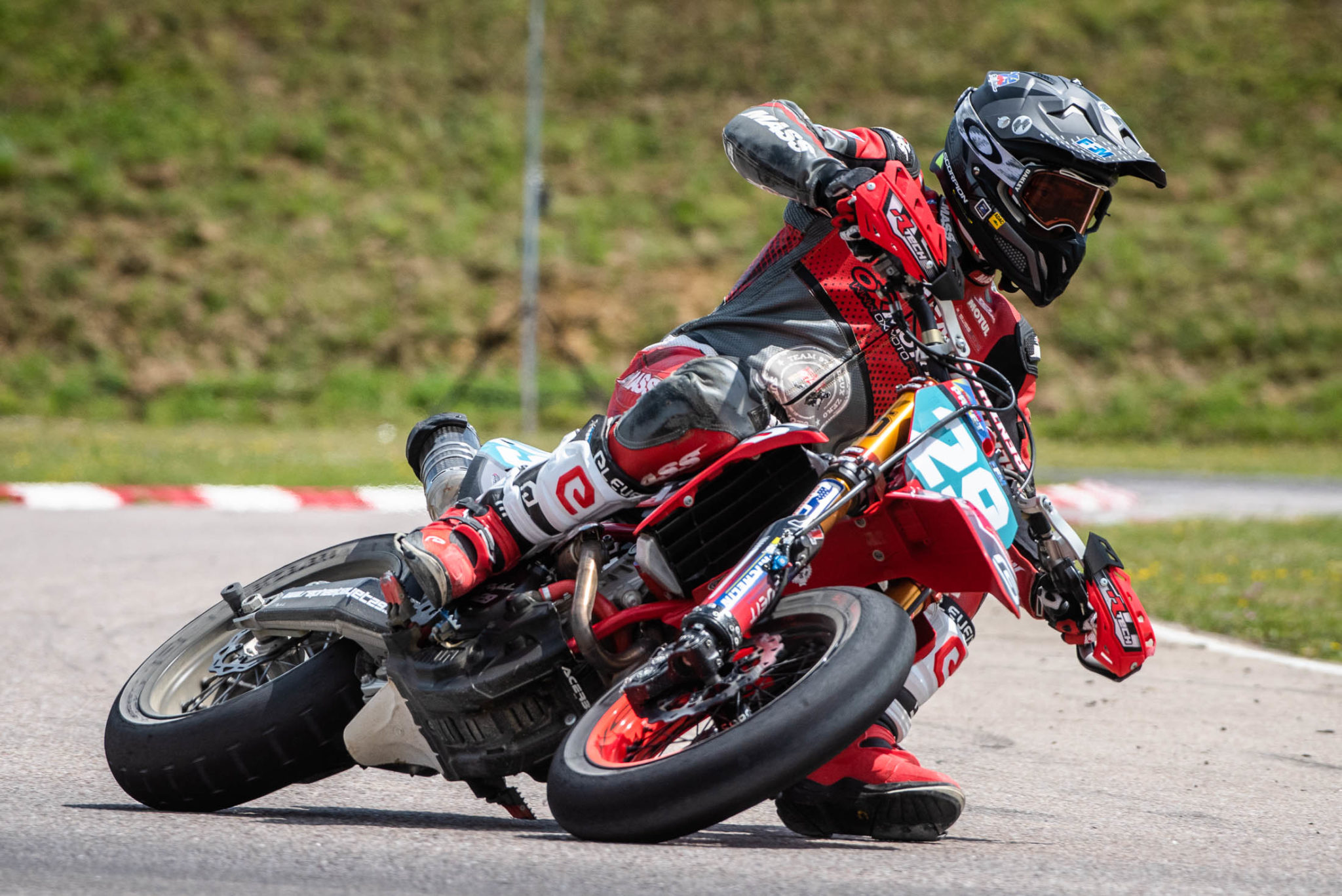 SM : Thomas Chareyre et Raphael Payet l’emportent à Mirecourt - Moto ...